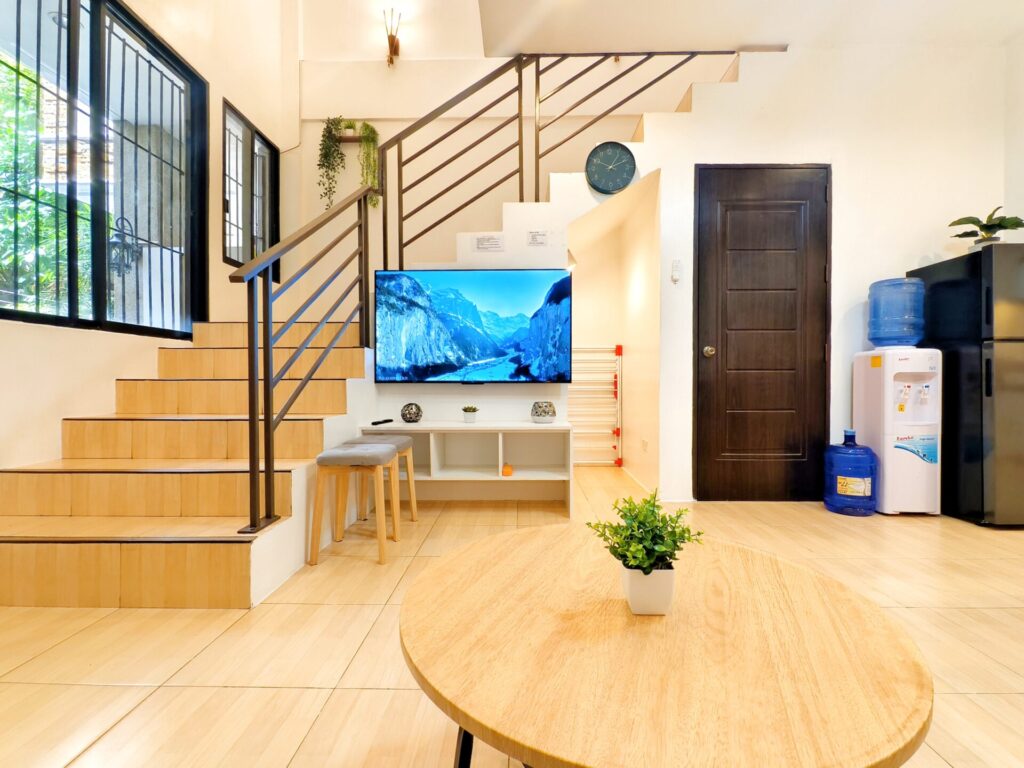 LA GUARDIA TOWNHOUSES 4BR - UNIT 10 - CEBU Condotels